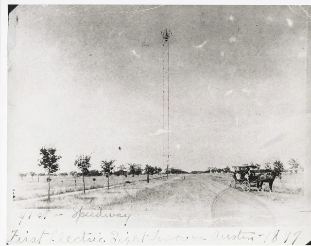 The Complete Guide To Austin's Moonlight Towers - The Austinot