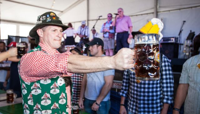 Hold Your Beer For As Long As You Can During Stein-holding Competition ...