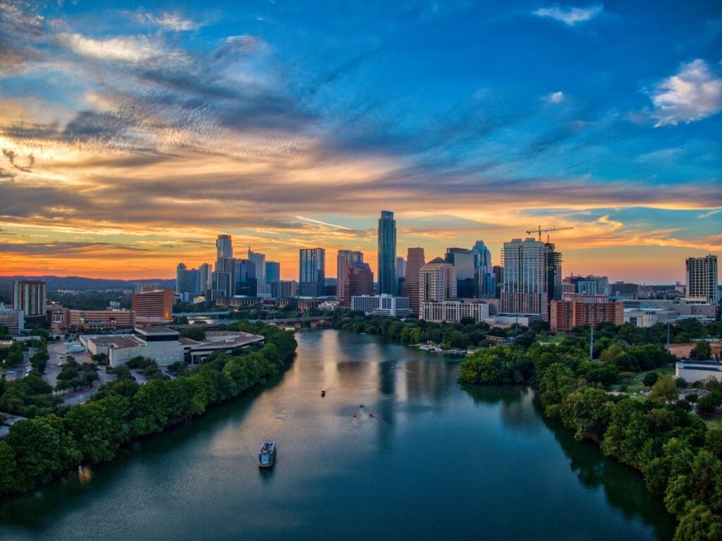 About The Austinot - The Austinot